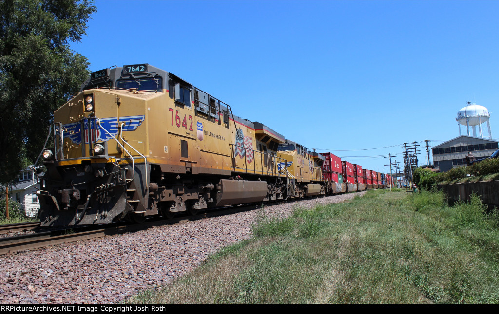 17. UP 7642 & UP 7439